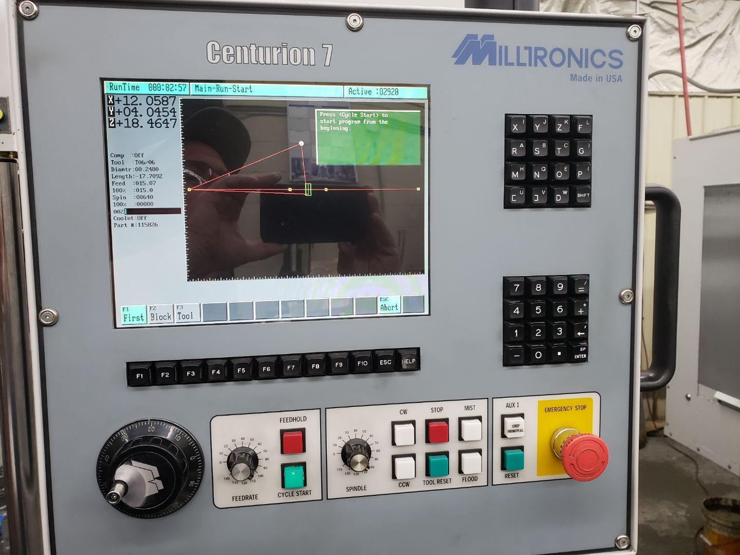 MILLTRONICS VM20 2006 - Vertical Machining Center | CNC Machines