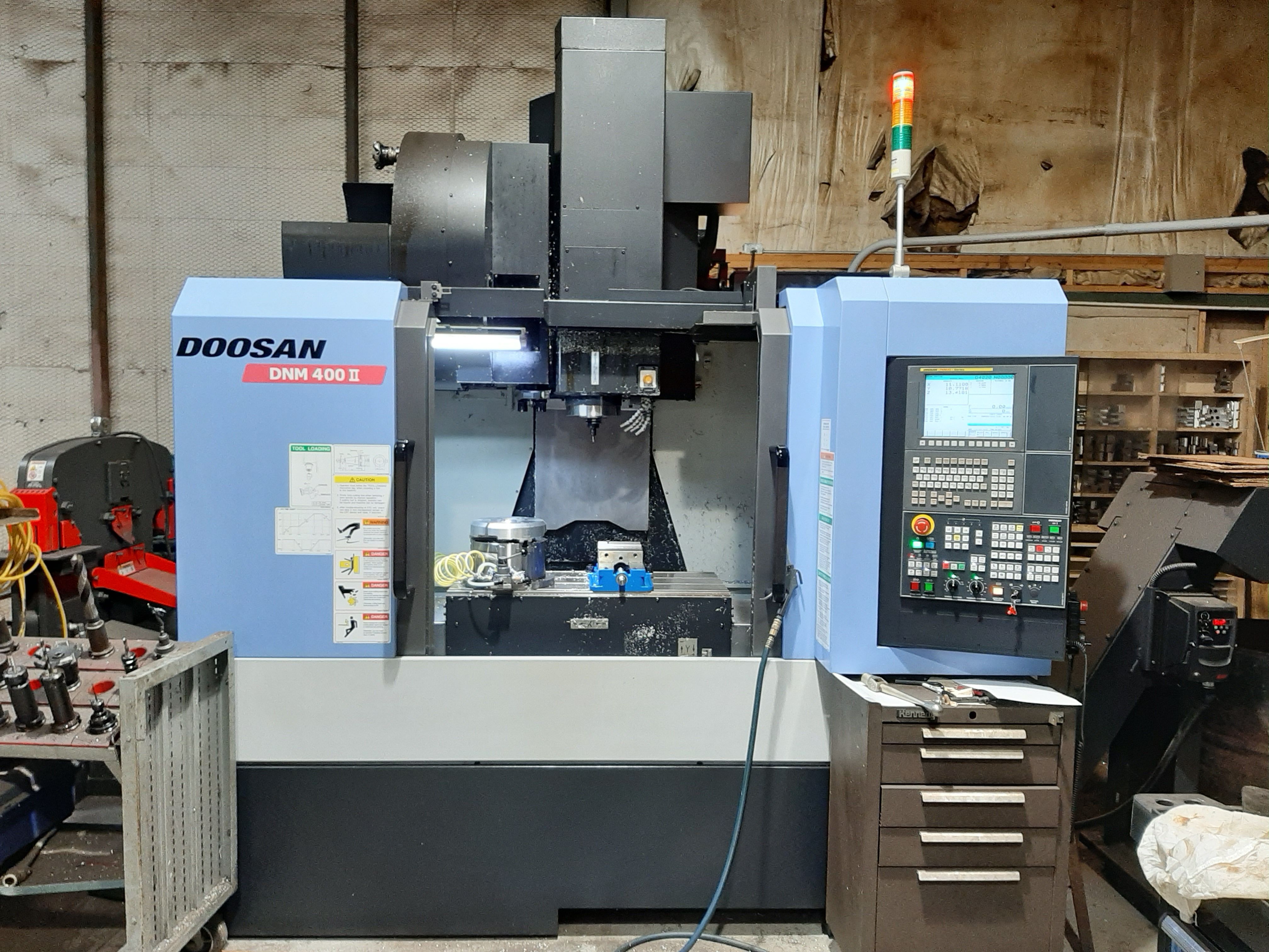 Used DOOSAN DNM400-II Vertical Machining Center 3943