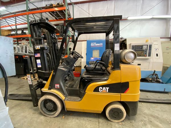 Used CATERPILLAR C6000 Handling 3918