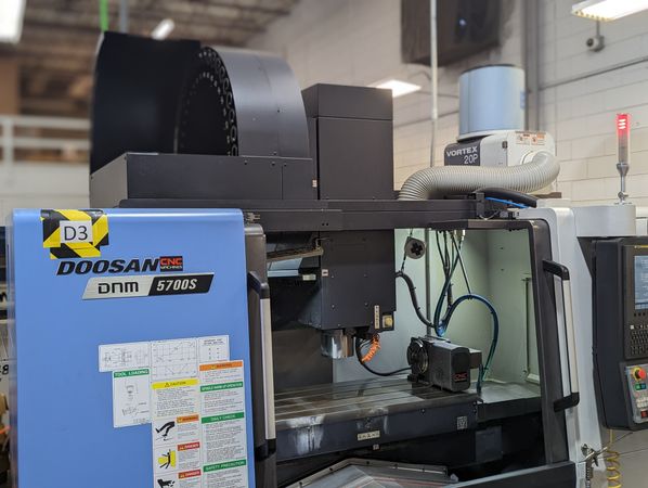 Used DOOSAN DNM5700S Vertical Machining Center #7680