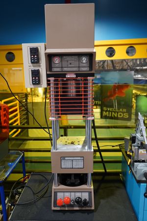 Used MORGAN G125T Injection Molding #6357
