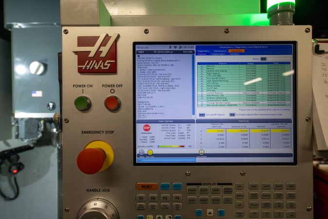 Used HAAS UMC500SS Vertical Machining Center 6365