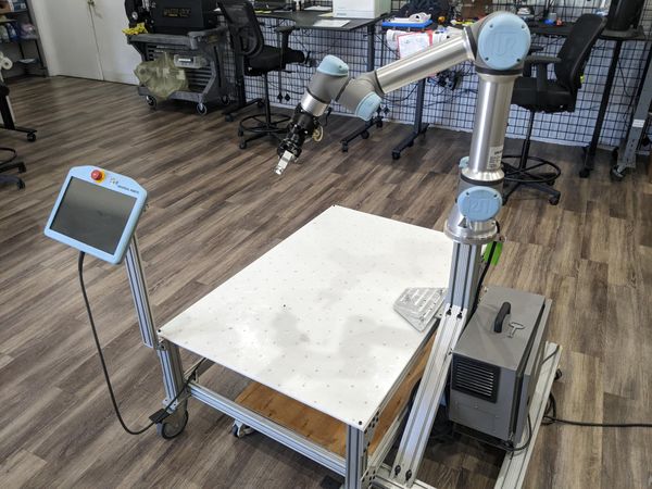 Used UNIVERSAL ROBOTS UR5E Handling 6809