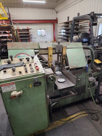 Used DOALL C260A Saw 7462