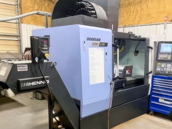 Used DOOSAN DNM5700 Vertical Machining Center #11152