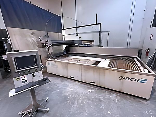Used FLOW MACH 2 Waterjet #11101