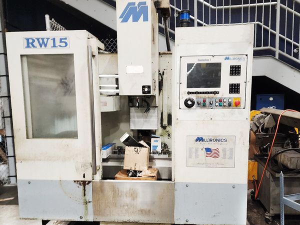 Used MILLTRONICS RW15 Vertical Machining Center #10169